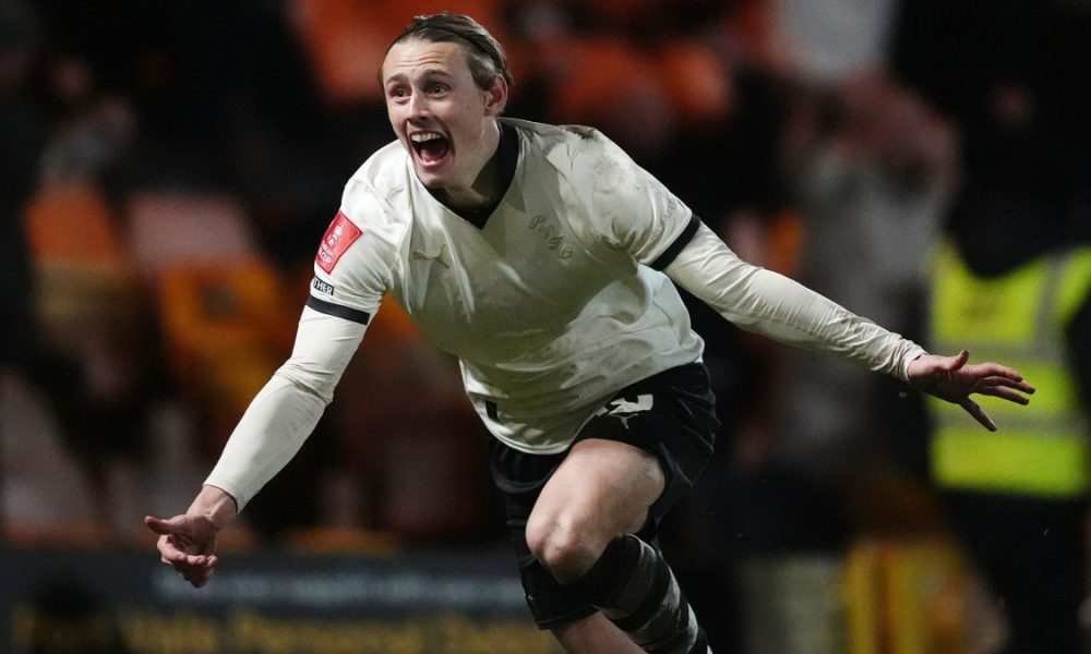 Port Vale 1-0 Bristol City: Ben Waine scores extra-time winner as Port ...